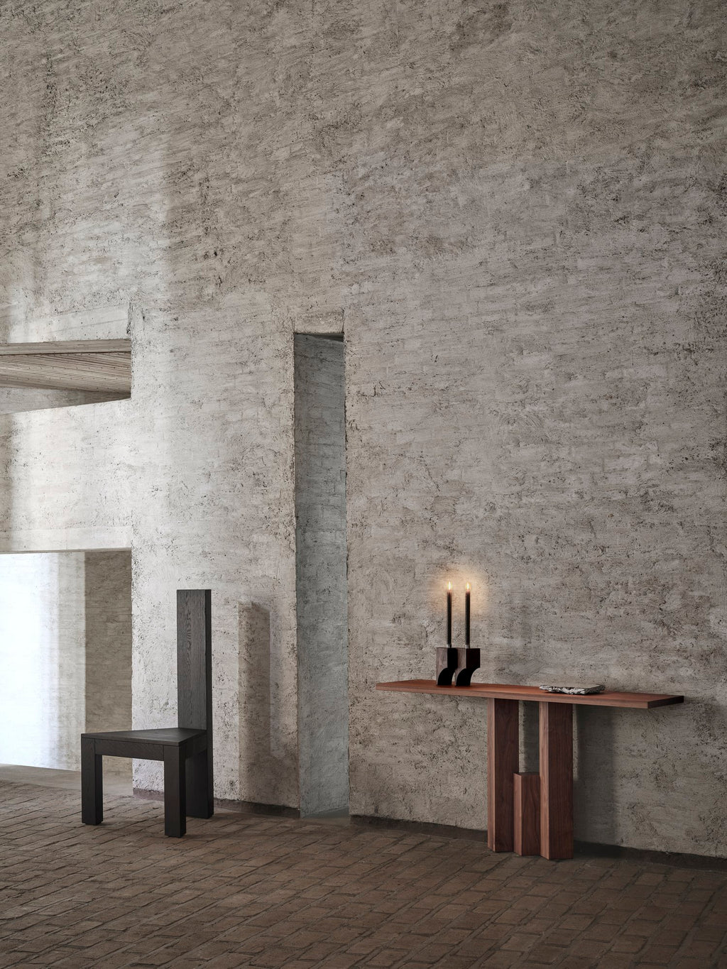 FENESTRA CONSOLE – FREEMAN GALLERY