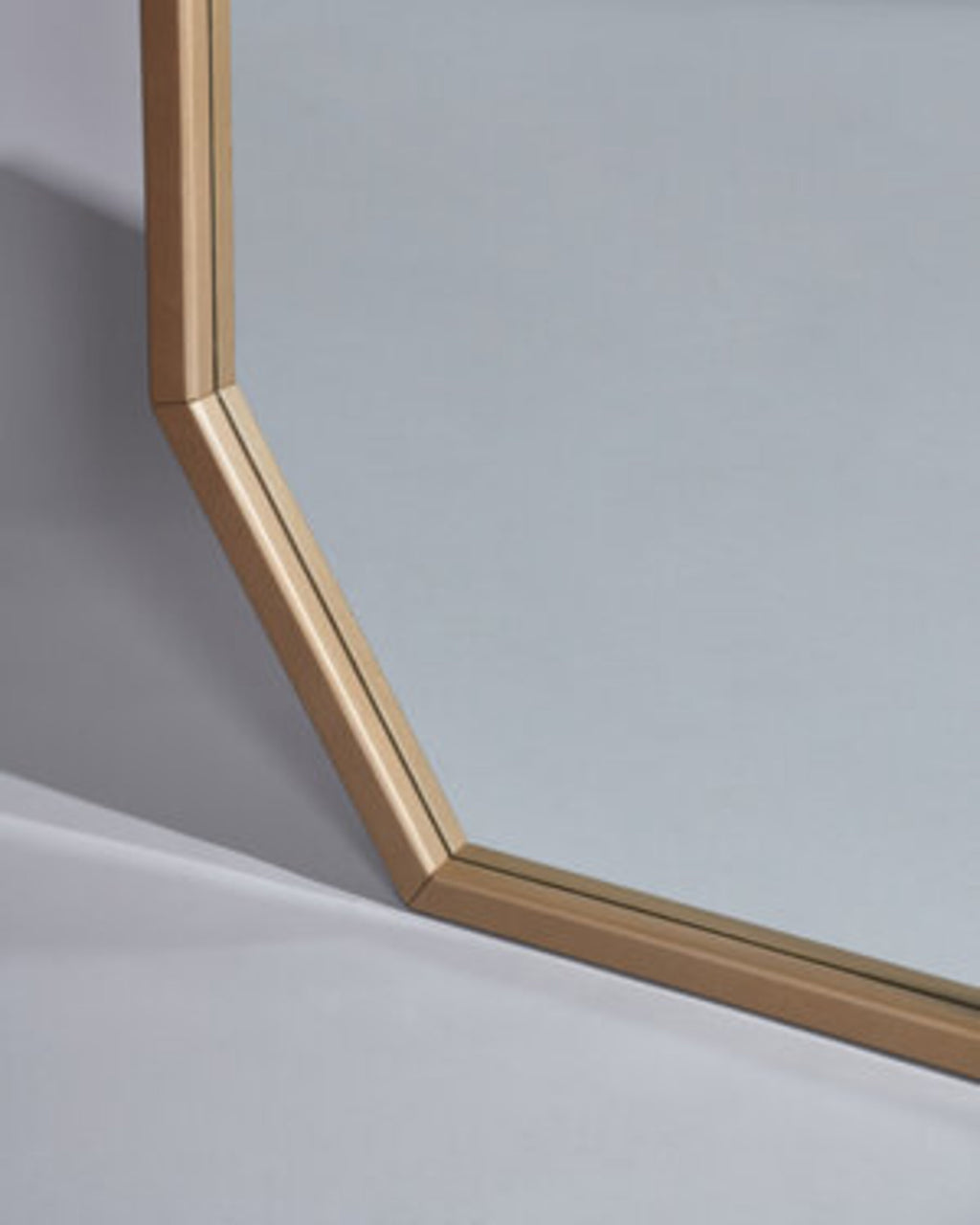 MILOS MIRROR – FREEMAN GALLERY