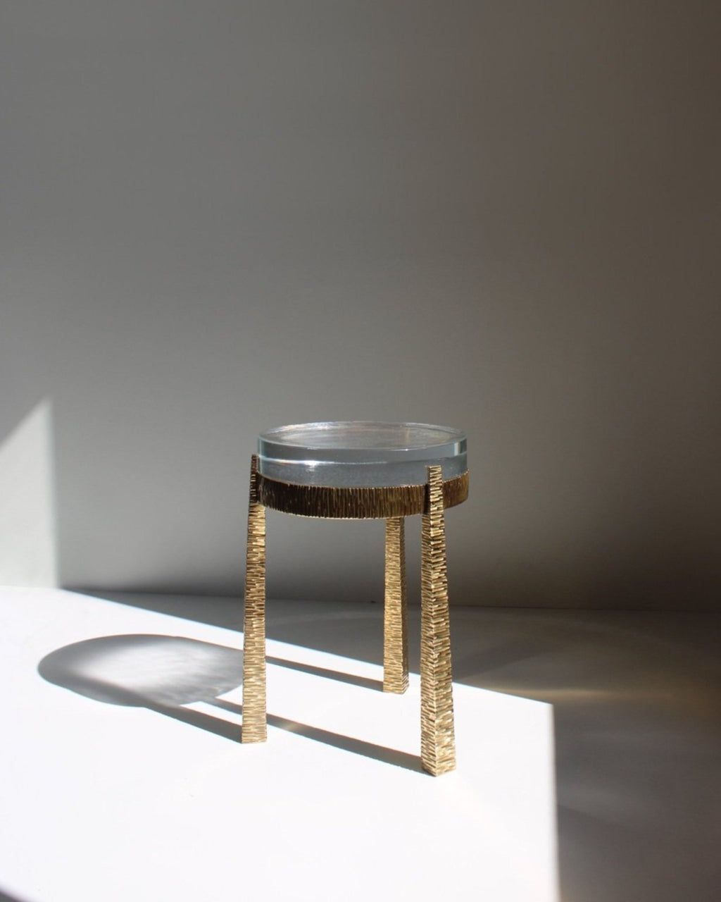 MIRRA BRASS SIDE TABLE – FREEMAN GALLERY