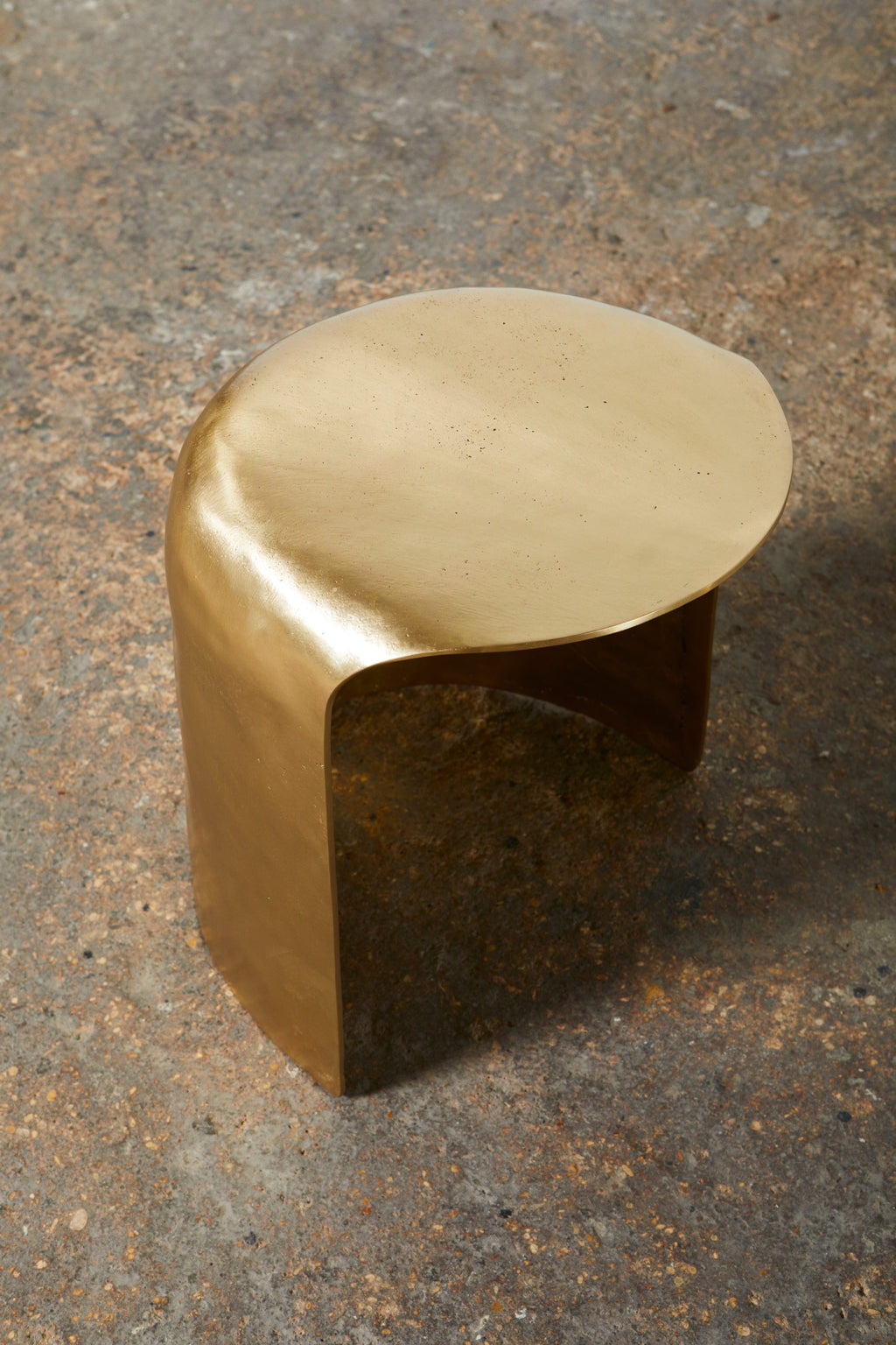 KASSENA SIDE TABLE – FREEMAN GALLERY