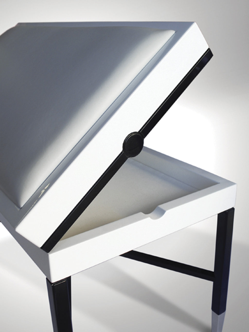 MANHATTAN PIANO BENCH – FREEMAN GALLERY