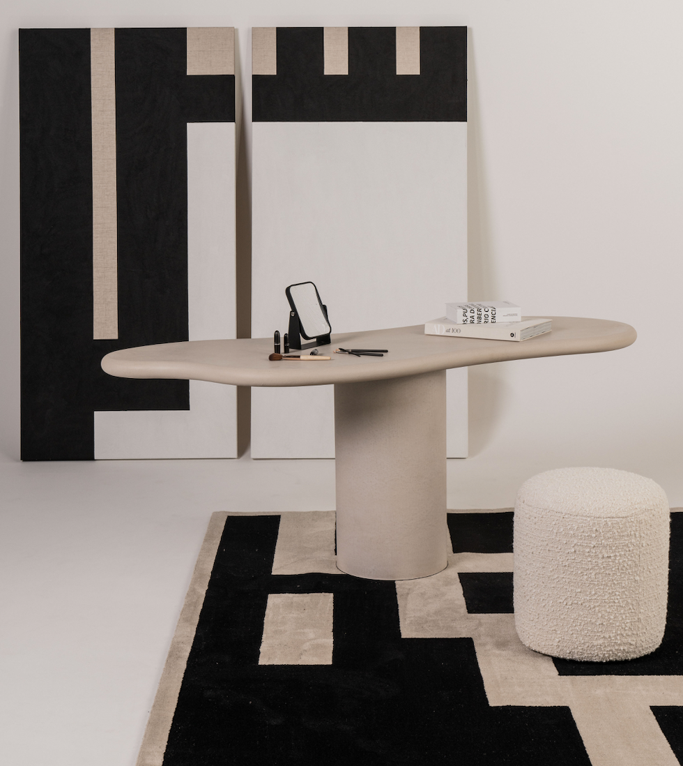 OOL180 CONSOLE – FREEMAN GALLERY