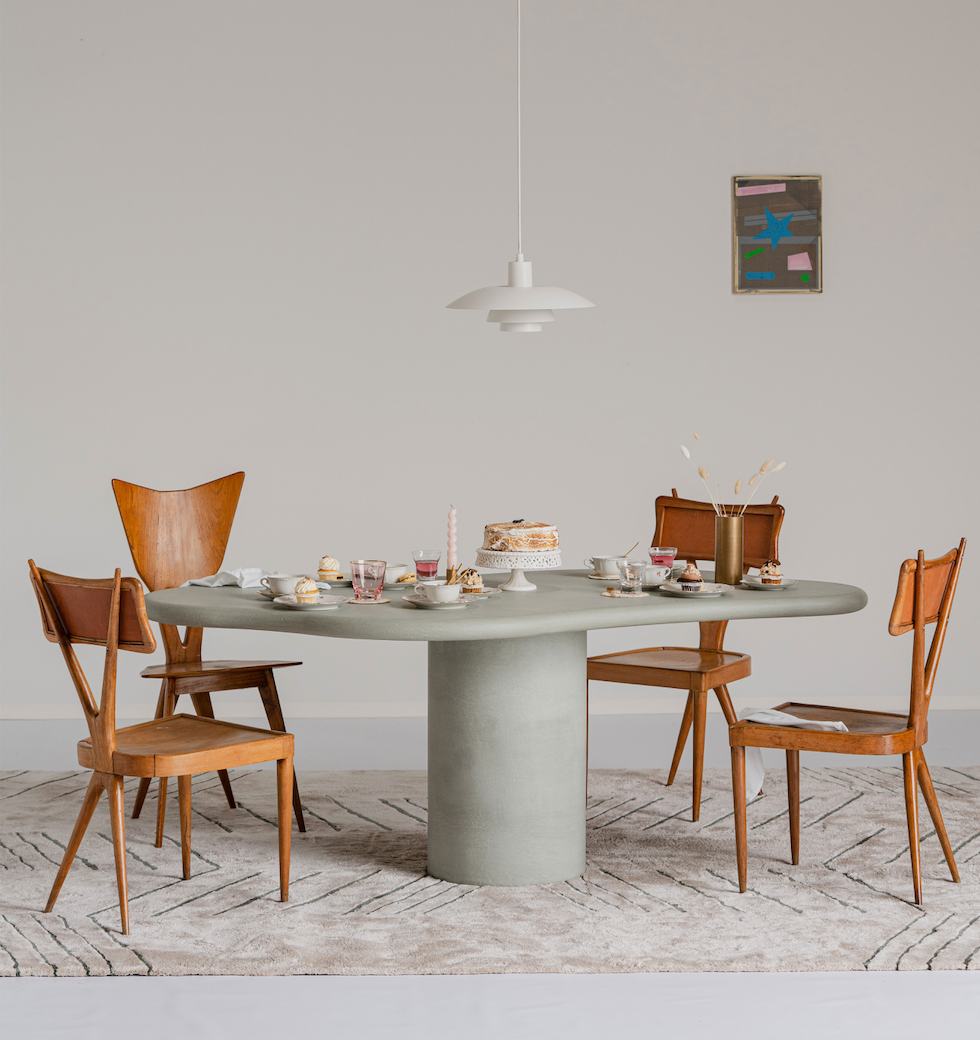 OOL190 DINING TABLE – FREEMAN GALLERY