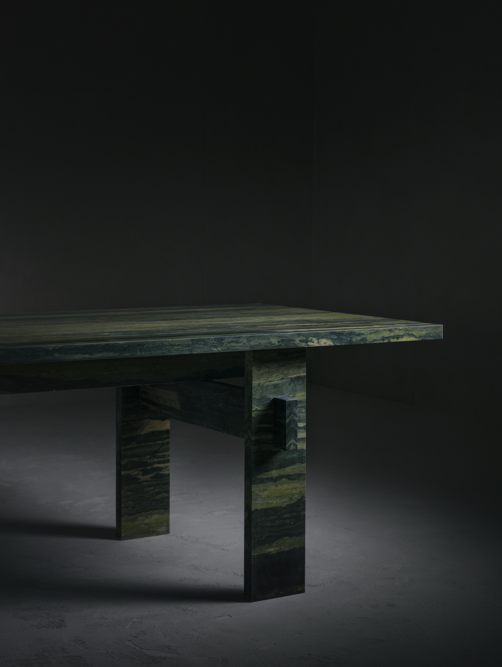 MAJESTY DINING TABLE – FREEMAN GALLERY