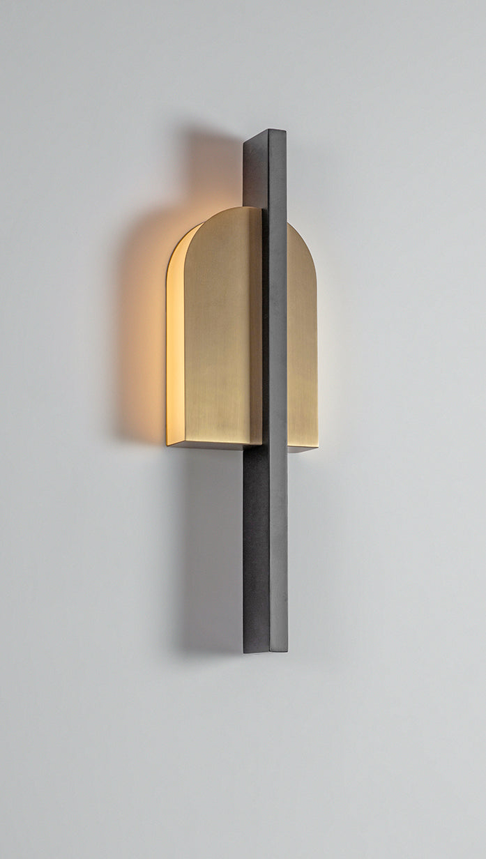 SINGLE WALL LIGHT – FREEMAN GALLERY