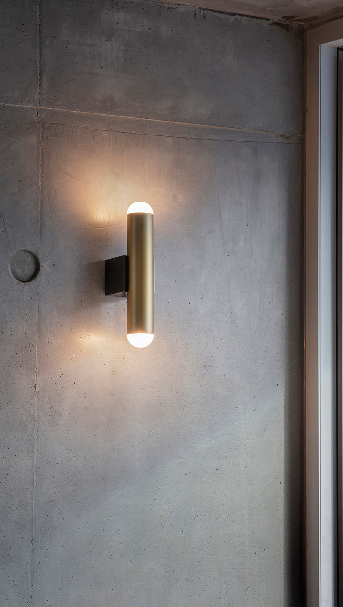 VECTOR WALL LIGHT – FREEMAN GALLERY