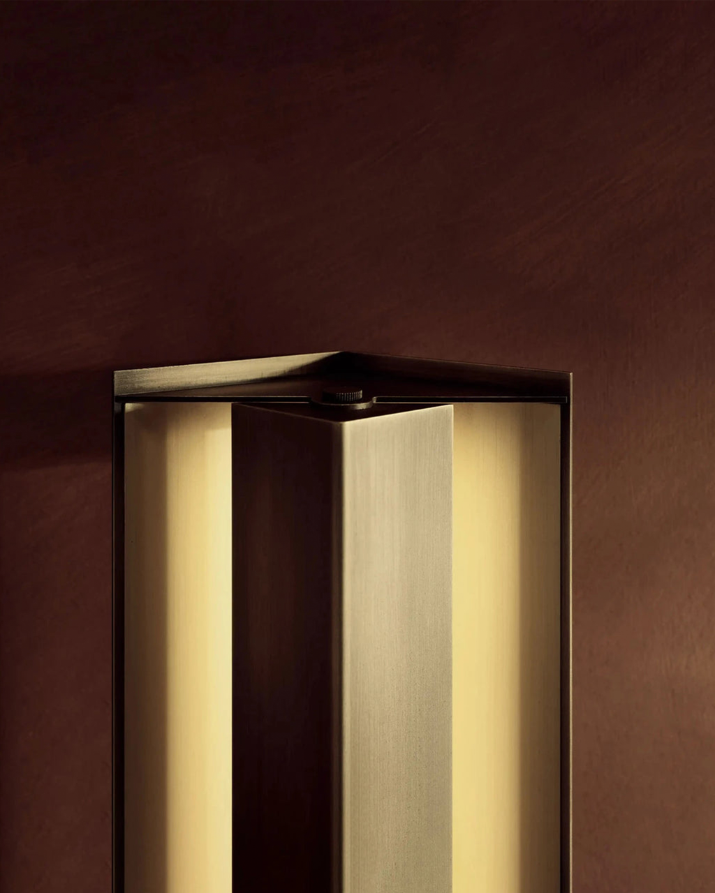 AVA WALL LIGHT – FREEMAN GALLERY