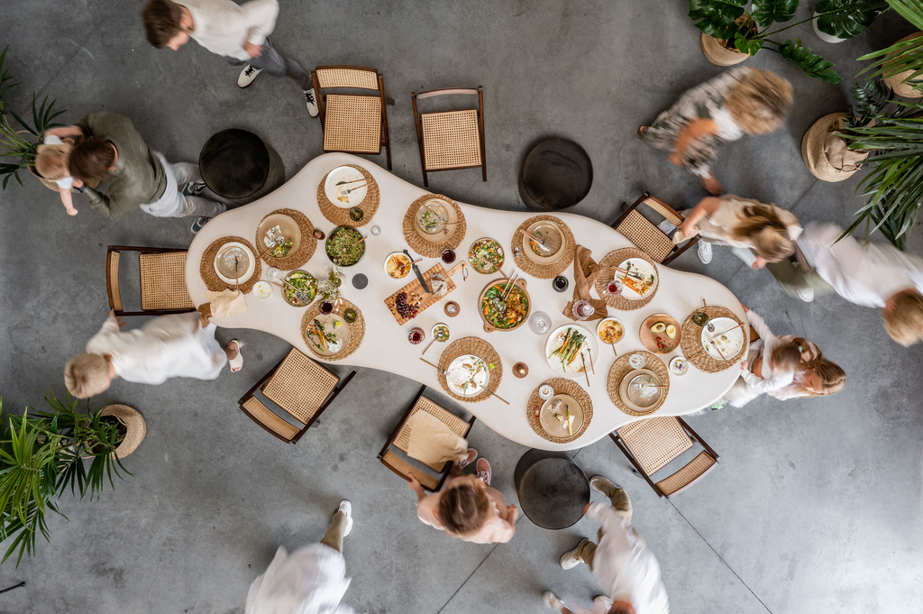 OOL350 DINING TABLE – FREEMAN GALLERY