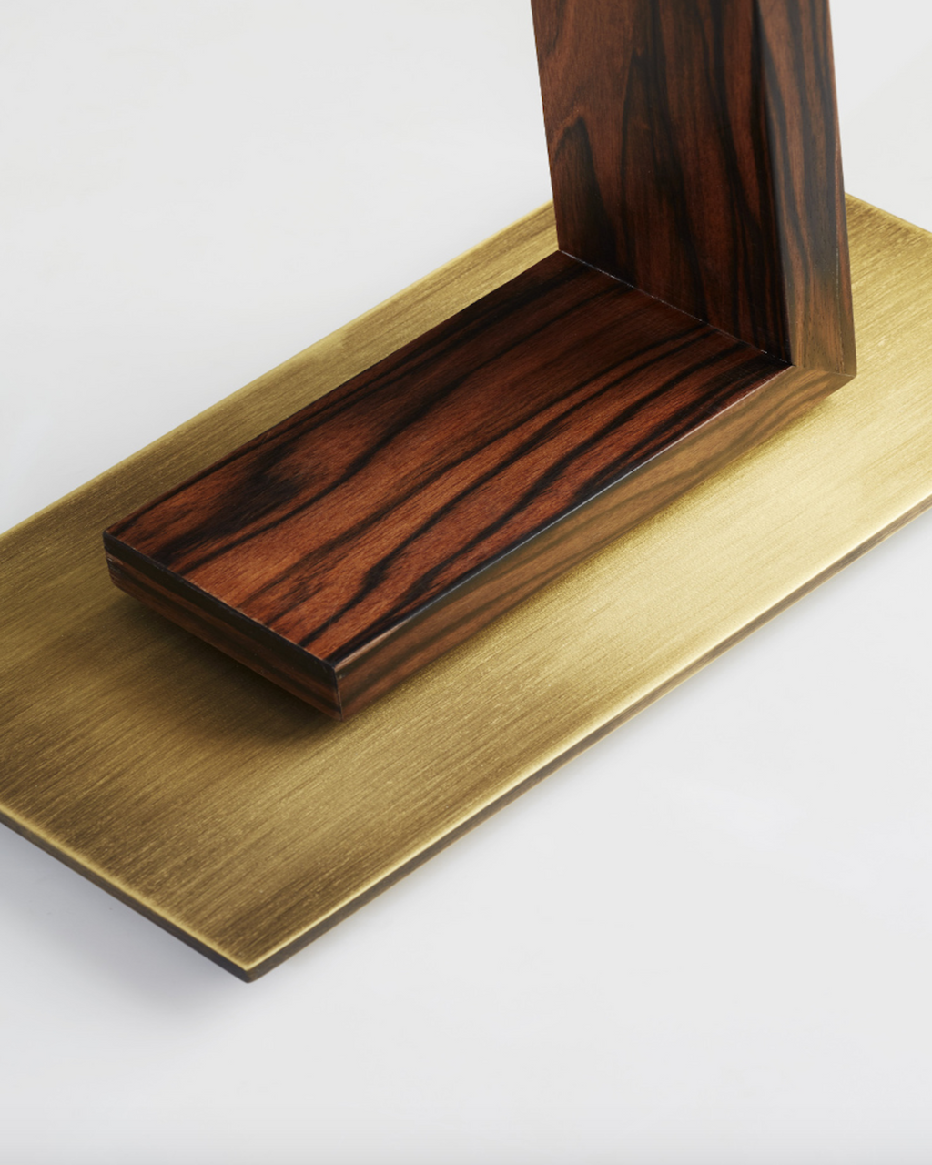 ISÉ TABLE LAMP – FREEMAN GALLERY