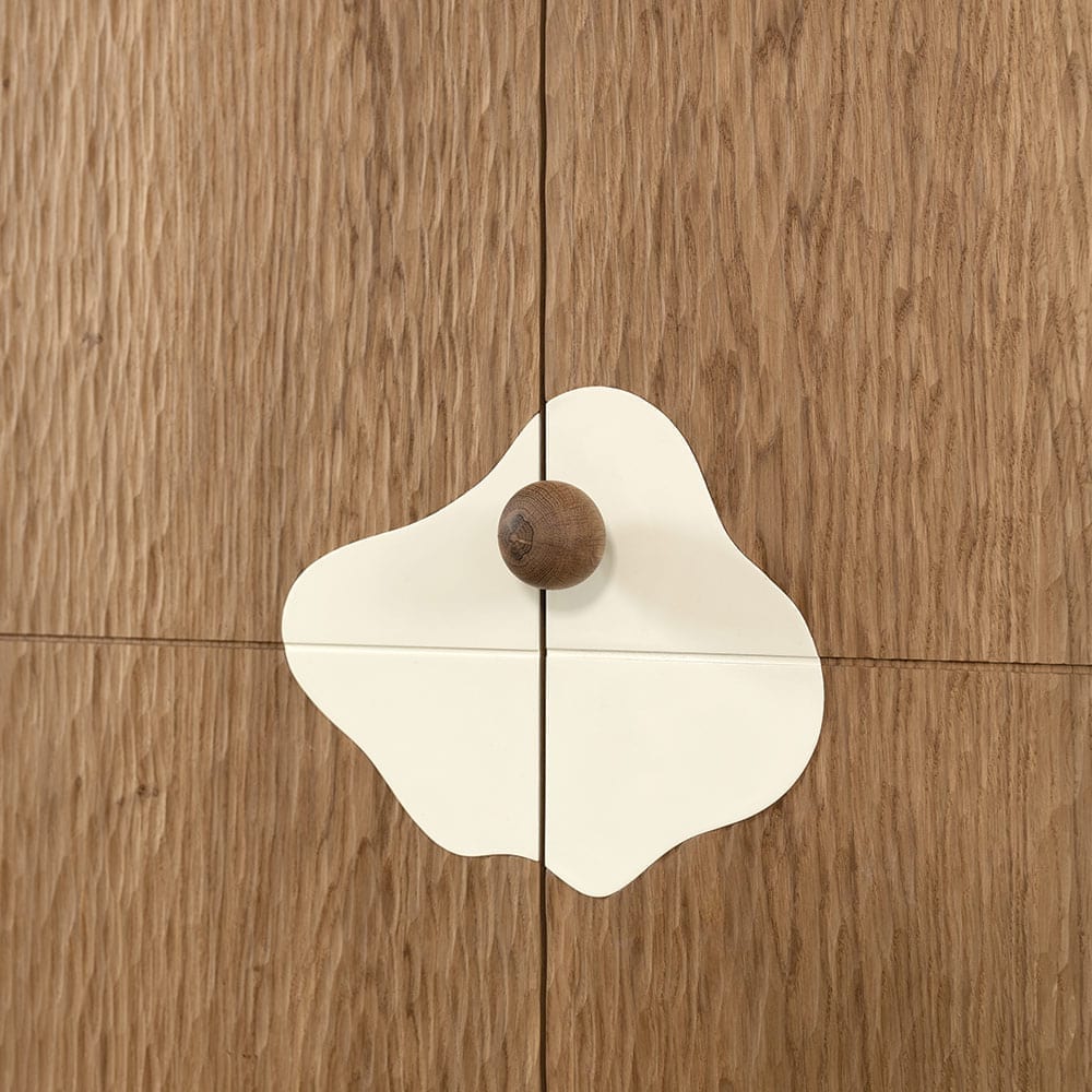 CABINET 160 – FREEMAN GALLERY